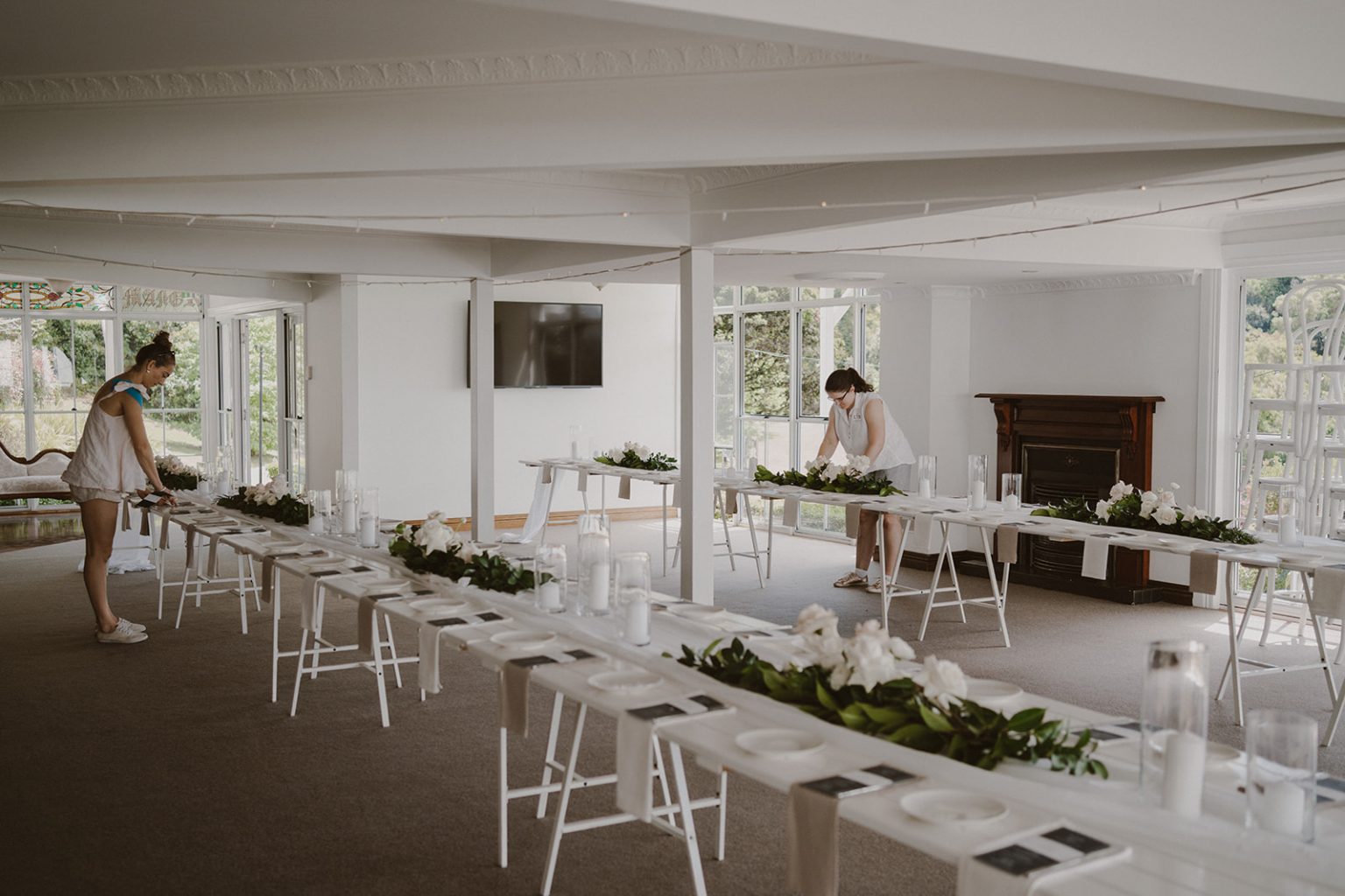 Modern Romance Wedding at Maleny Manor - Mondo Floral Designs