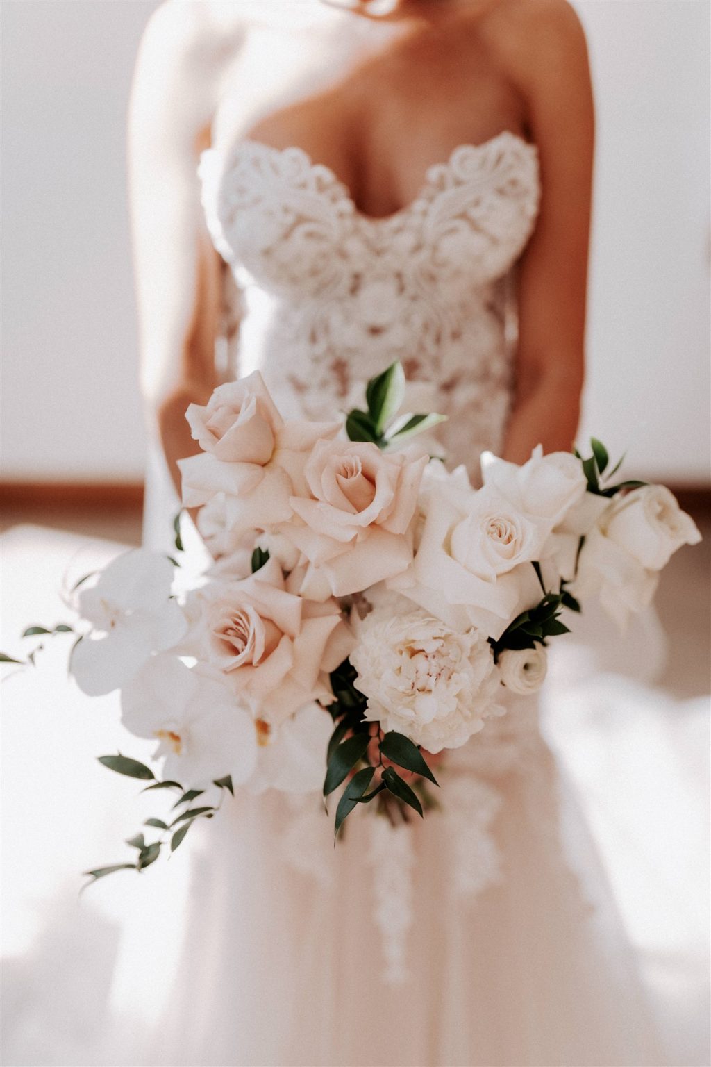 Brooke + Christian at Maleny Manor - Mondo Floral Designs