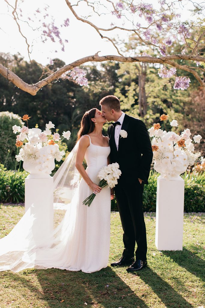 Georgia + Tim Spicers Clovelly Wedding - Mondo Floral Designs