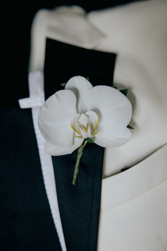 Buttonhole design - Mondo Floral Designs